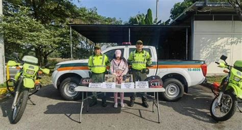 Capturaron A Mujer Con Armas Adheridas A Su Cuerpo Con Una Faja En Bus