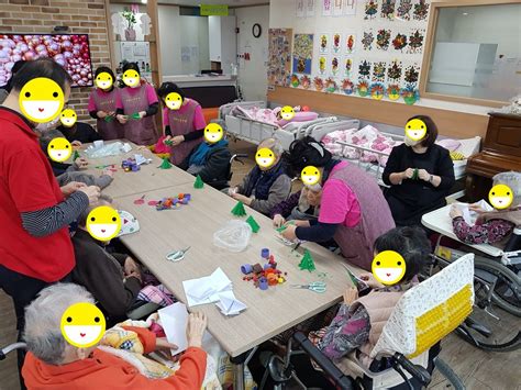 12월14일 실버미술 미니 크리스마스 트리 만들기 파주심청이요양원