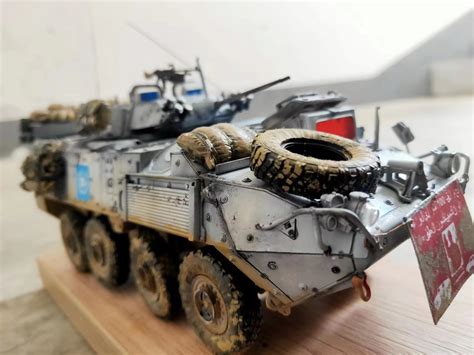 SMC模友作品小号手 1 35 LAV3轮式装甲车 哔哩哔哩