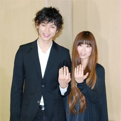 「理想の夫婦」水嶋ヒロ＆絢香夫妻の結婚14周年に反響！→愛娘たちの七五三も公開「本当に美しかった」