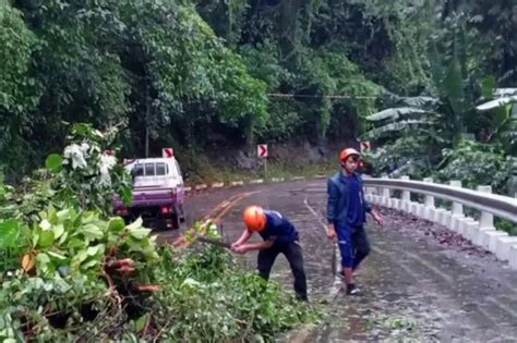 Ilang Bayan Sa Camarines Sur Binaha Kinumpuning Road Slips Sa Andaya