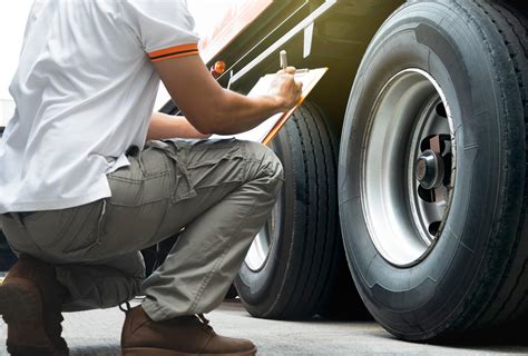 14 Truck Driver Safety Tips Infographic Trucker Job Usa