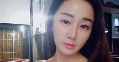 김경화 아나 애둘맘 맞아 오프숄더 입고 뽐낸 청순美 Sns★컷