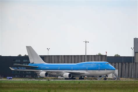 스키폴 공항 활주로에 주차된 Klm 보잉 747 점보 제트 비행기 폐기 0명에 대한 스톡 사진 및 기타 이미지 0명 Air