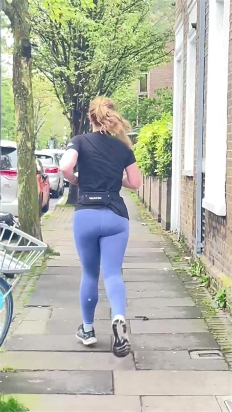Redhead Pawg Running Türkçe