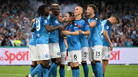 FOTO Napoli lunedì la presentazione delle nuove maglie spuntano le