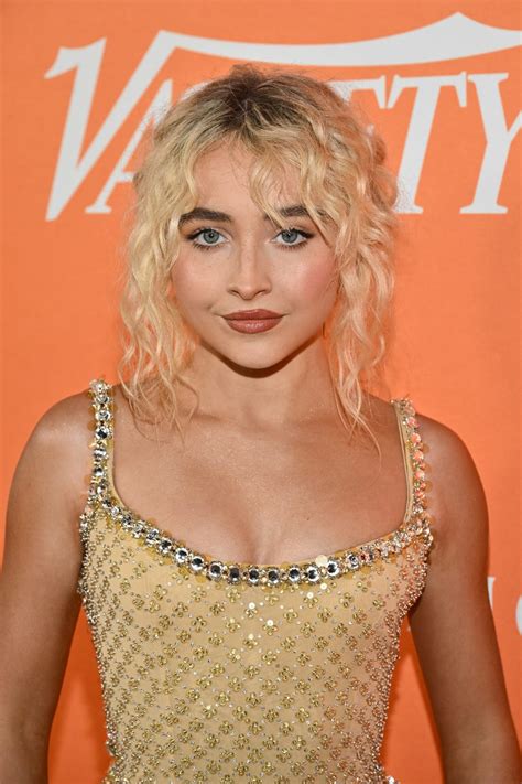 Sabrina Carpenter Just Gave Us A Glimpse At Her Natural Hair Texture