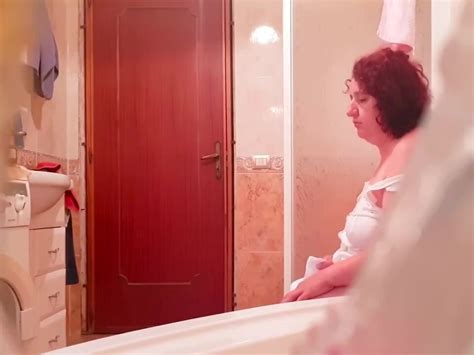 Chubby Aunt Naked And Pissing ThisVid