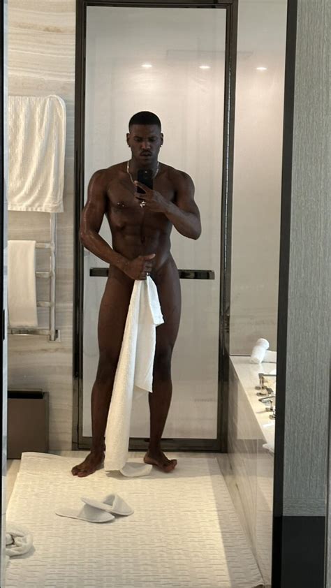 Model Of The Day Eros Manos Daily Squirt