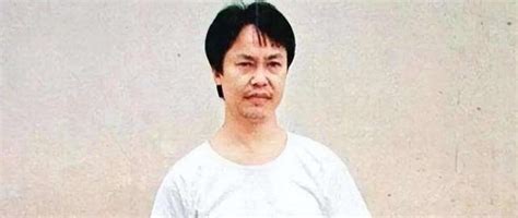 年過90歲的李嘉誠騎車游靈隱寺，如今年薪10億還有保鏢貼身陪伴 每日頭條