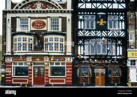 Old Pubs Of Portsmouth Hampshire England Uk Circa 1980s Stock