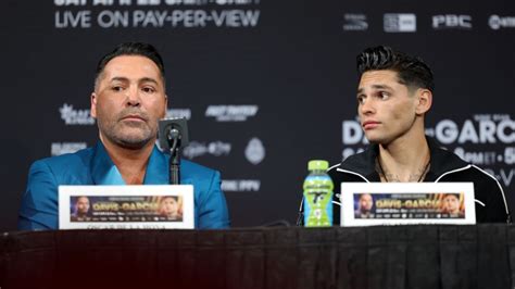 Oscar De La Hoya Offers To Fight Dana White On Co Main Of Sean Omalley