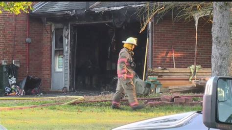 Crews Battle Fire In Mahoning County Youtube