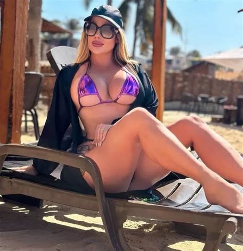 Worlds Hottest Lawyer Puts On Eye Popping Display In Racy Cut Out