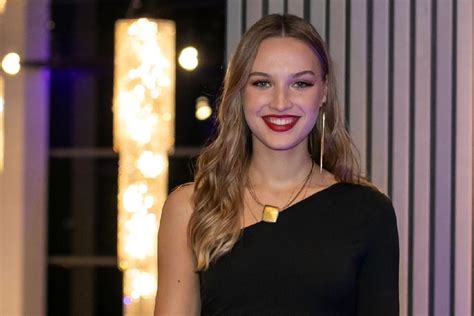 Meet Battai Sugár Katinka Hungarian Olympic Fencer Hugirls