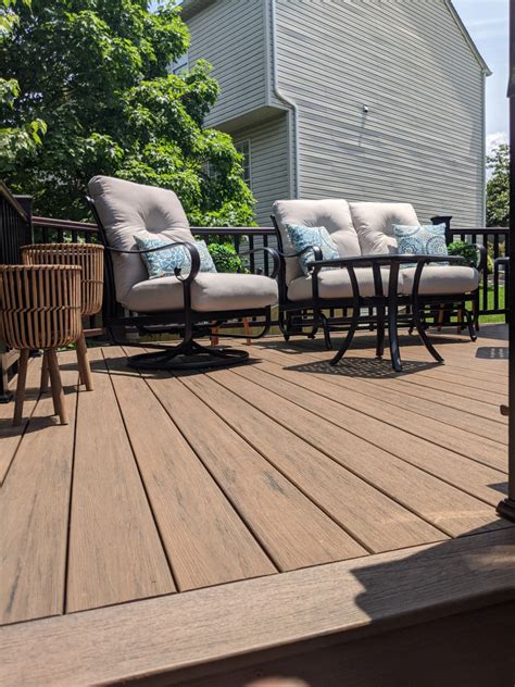 Timbertech Reserve Dark Roast With Timbertech Radiance Railing In Kona