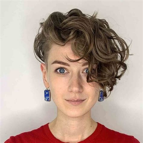 23 Hottest Short Asymmetrical Haircuts Right Now Pixie Bob Pixie Cut