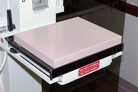 Mammography Artifact Evaluation Phantom אמפרוקו בעמ