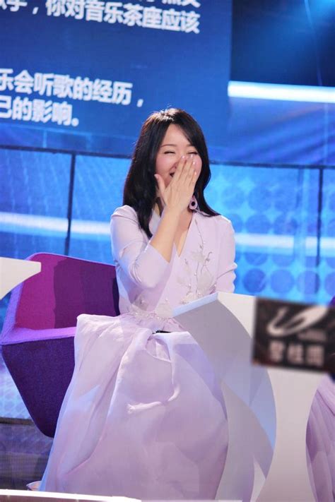 楊鈺瑩一襲粉裙美得仙氣滿滿，47歲少女感依舊那麼好哪用裝嫩？ 每日頭條