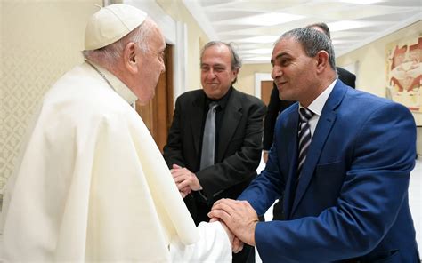 El Papa Francisco agradece testimonio de israelí y palestino tras la muerte de sus hijas en la