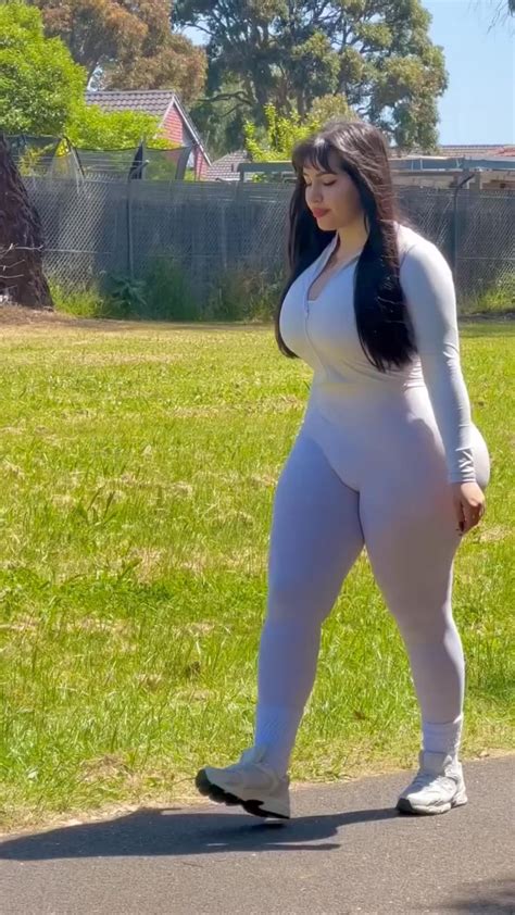 Sinhala Lyrics සිංහල ගී පද දකින විට පංසලක් පිළිමයක් බෝධියක් හුනස්නෙන් නැගිටිමින් වඳිනවා හදේ