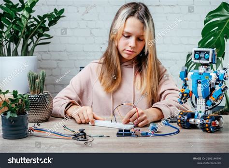 Arduino student 이미지 스톡 사진 및 벡터 Shutterstock