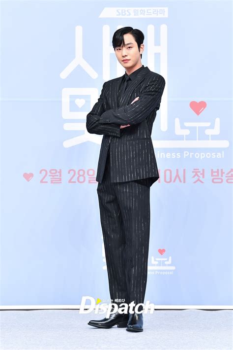 [현장포토] 반해버렸어 안효섭 비현실 수트핏 디스패치 뉴스는 팩트다