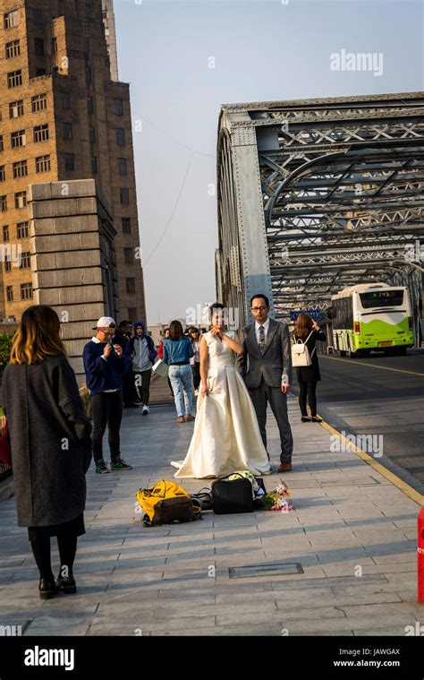 Newly Wedded Couple Posing For Photography Shanghai China Stock