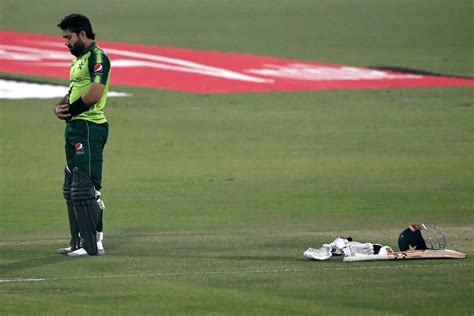 Mohammad Rizwan Offers Evening Prayers During The Drinks Break