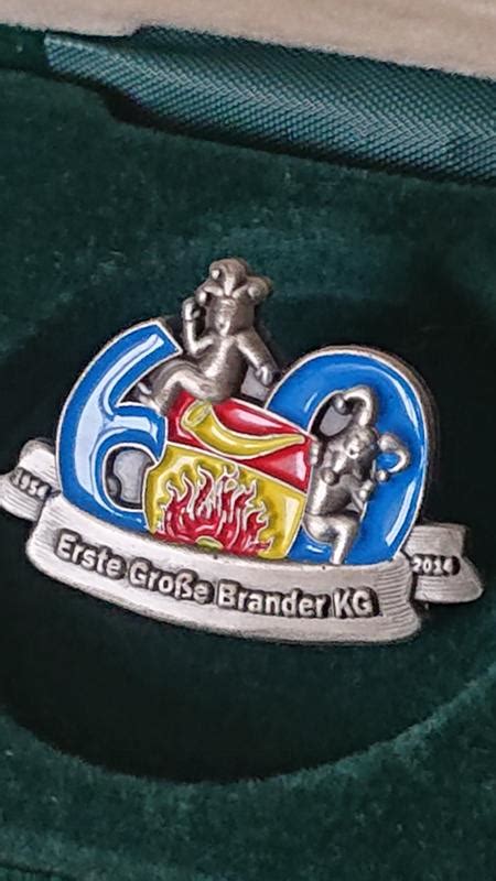 Значок металевий — ціна 100 грн у каталозі Сувеніри Купити товари для