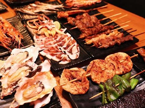 柒串燒屋 輔大店 除了平價、嚴選食材之外，所有都是從生到烤到熟的，不會因為想要求快就先經過油炸再燒烤，搭配獨特的和