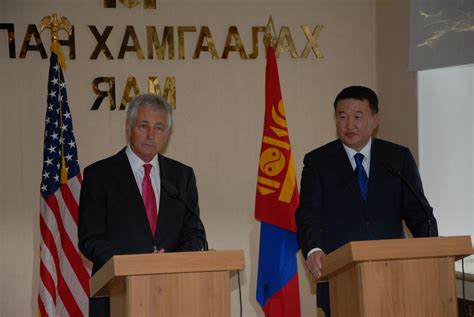 АНУ ЫН БАТЛАН ХАМГААЛАХЫН САЙД ЧАК ХЕЙГЛ МОНГОЛД АЙЛЧИЛЖ БАЙНА