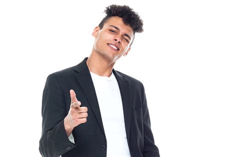 2029세 성인 잘생긴 사람 키가 큰 사람 곱슬머리 아프리카 민족 아프리카계 미국인 인종 남성 젊은 남성 사업가 과로 한 양복을