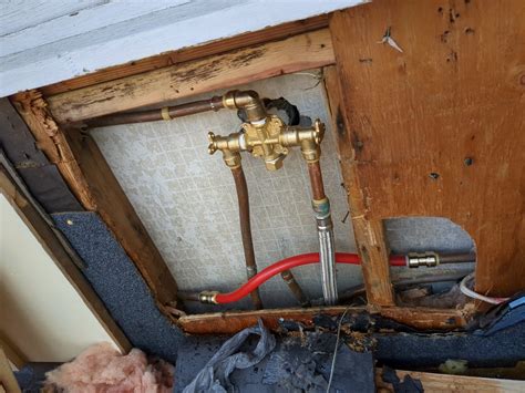 Shower Valve Leaking At The White Plumbers Tape Single Drip Every 20