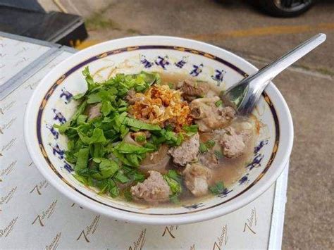 ร้าน ข้าวต้มหมูเห็ดหอม สูตรของพ่อ สาขาสนามเป้า สนามเป้า รีวิวร้านอาหาร