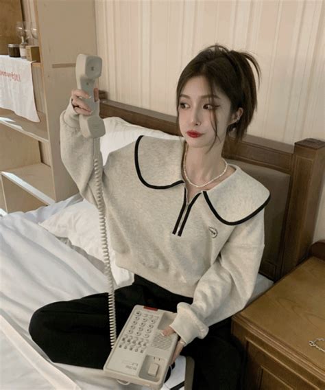 마리그램 러블리 라운드 빅카라 반 집업 세미 지퍼 업 크롭 카라 맨투맨 티셔츠 캐주얼 페미닌 얇은 맨투맨 캐주얼 봄 긴팔 티셔츠 편한 데일리 웨어 캠퍼스룩