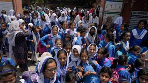 အပူလှိုင်းဒဏ်ကြောင့် ပါကစ္စတန်မှာကျောင်းတွေပိတ်ထား