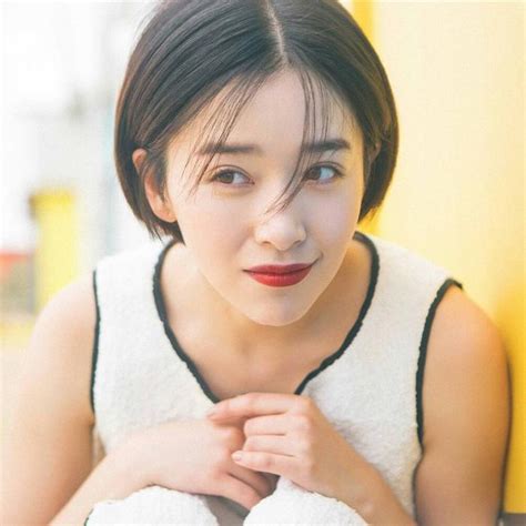 阚清子登男人装杂志豪放又清纯这个地方比身材更吸引人