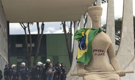 Moraes Vota Para Condenar Mulher Que Pichou Perdeu Mané No Stf