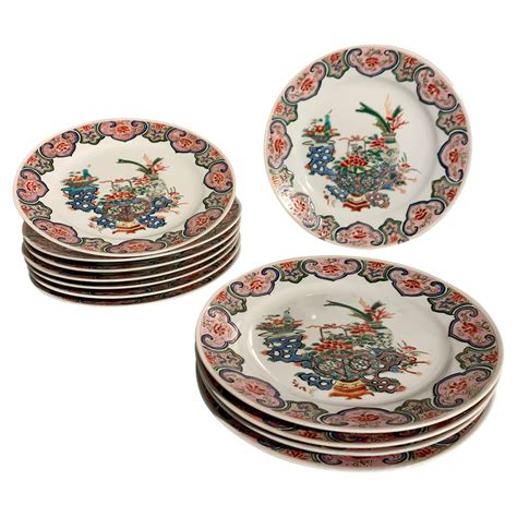 Ensemble de assiettes plates en porcelaine Famille Rose de Chine fin du e siècle Chine En