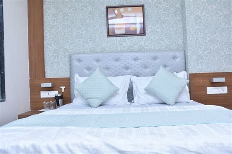 Hotel Royal Palace Prices And Reviews Vadodara India