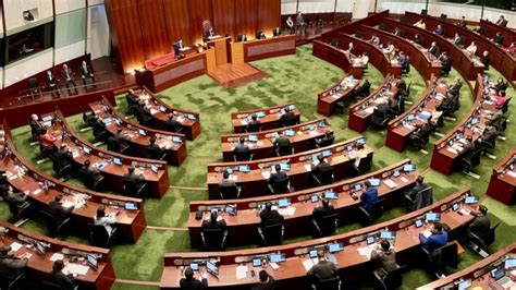 學者評論北京兩會不滿愛國者治港立法會議員表現不濟 香港網絡