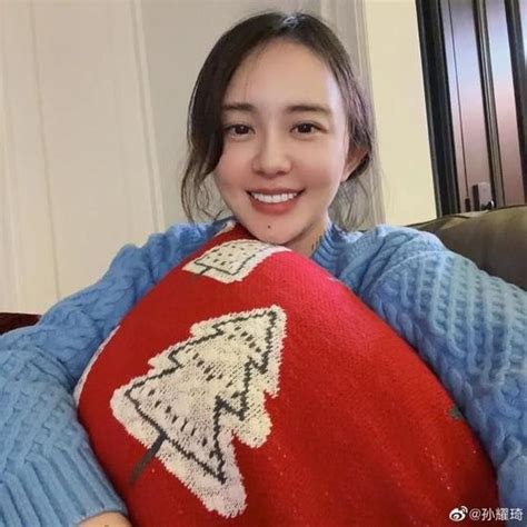 孙耀琦向四字明星道歉：因为捂得太严实造成误会手机新浪网
