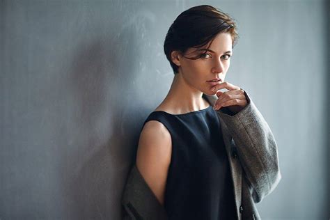 студия девушка с короткой стрижкой Ice Queen Short Hair Cuts Hair Cuts