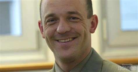 Direktor Urada Se Požvižga Na Krizo