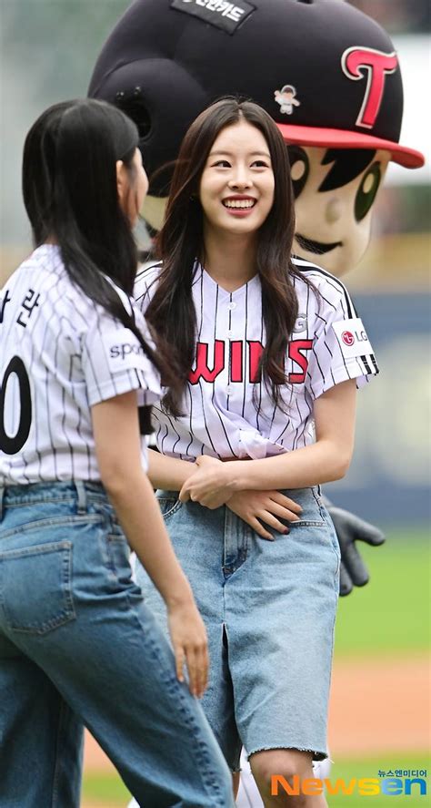 피프티피프티 시오 야구팬 함성에 미소 폭발[포토엔hd]