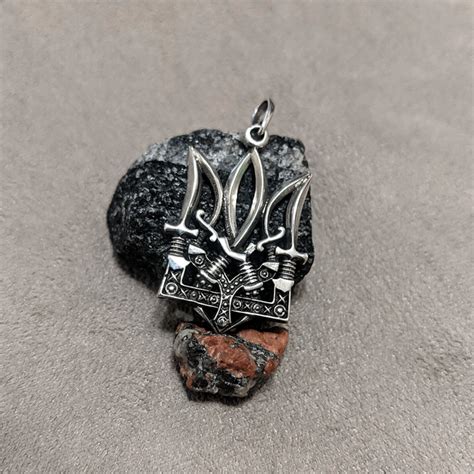 Серебряный кулон Герб Украины с саблями Ручная робота 1410 от продавца Silver Cat в интернет