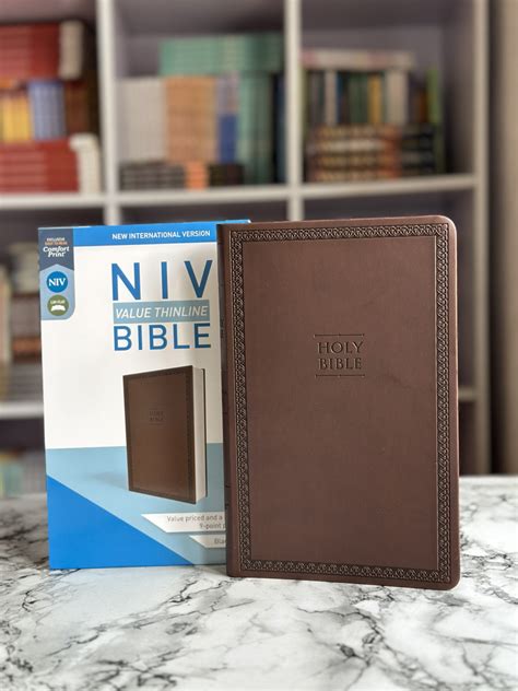 Niv Value Thinline Bible Leathersoft Brown Comfort Print