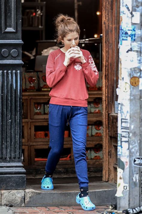 Anna Kendrick Love Life Set In New York 10072019 • Celebmafia