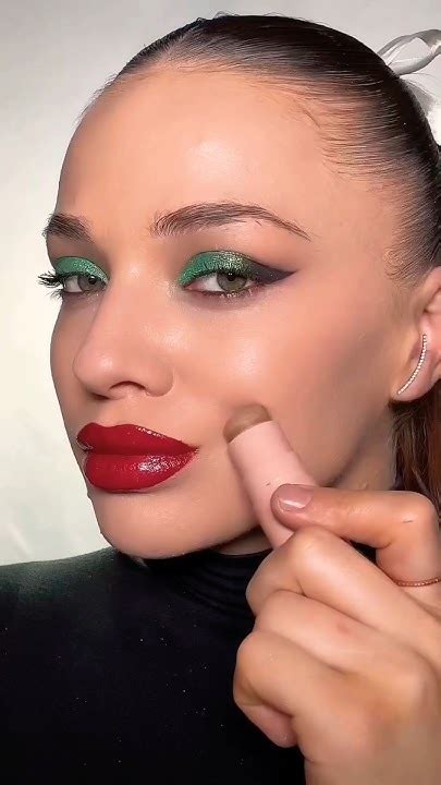 Full Makeup Hack 🤔🤔🥳🥳🤩🥰♥️💋contourhack Makeuptutorial Diy Contourtips Hack Makeupartist